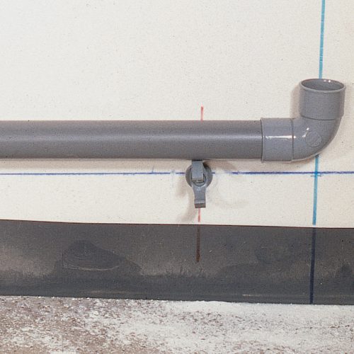 Poser une conduite d'évacuation en PVC | DIY Family